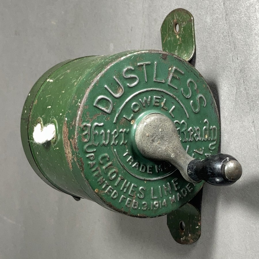 1910-20's "DUSTLESS" Wood Handle Clothes-Line Reel - F U N N Y S U P P L Y